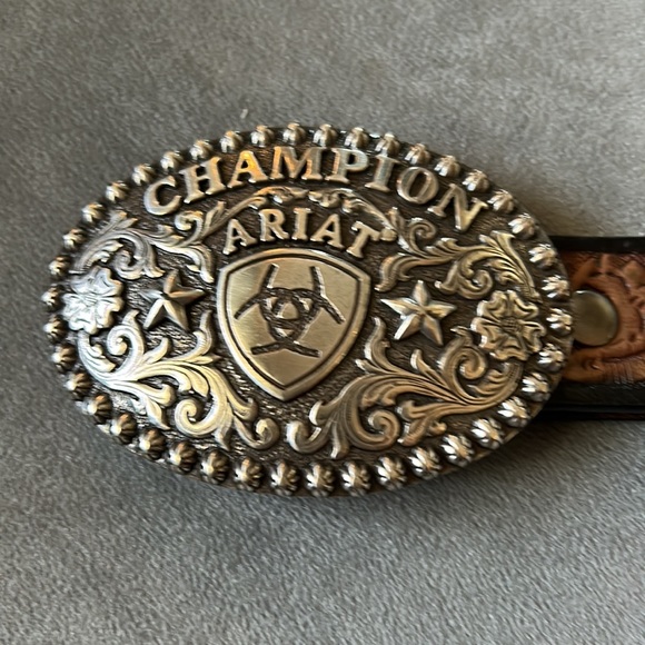 Ariat | Accessories | Ariat 24 Nwot Womens Embossed Leather Belt W Ornate Silver Buckle Small ...